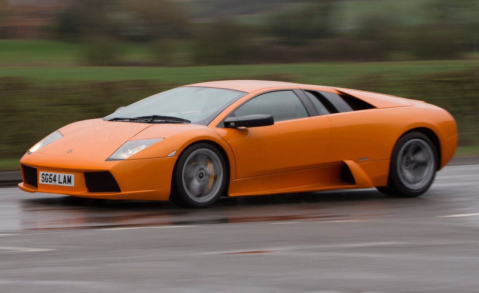 How Much Fuel Does a Lamborghini Burn? • The Car How